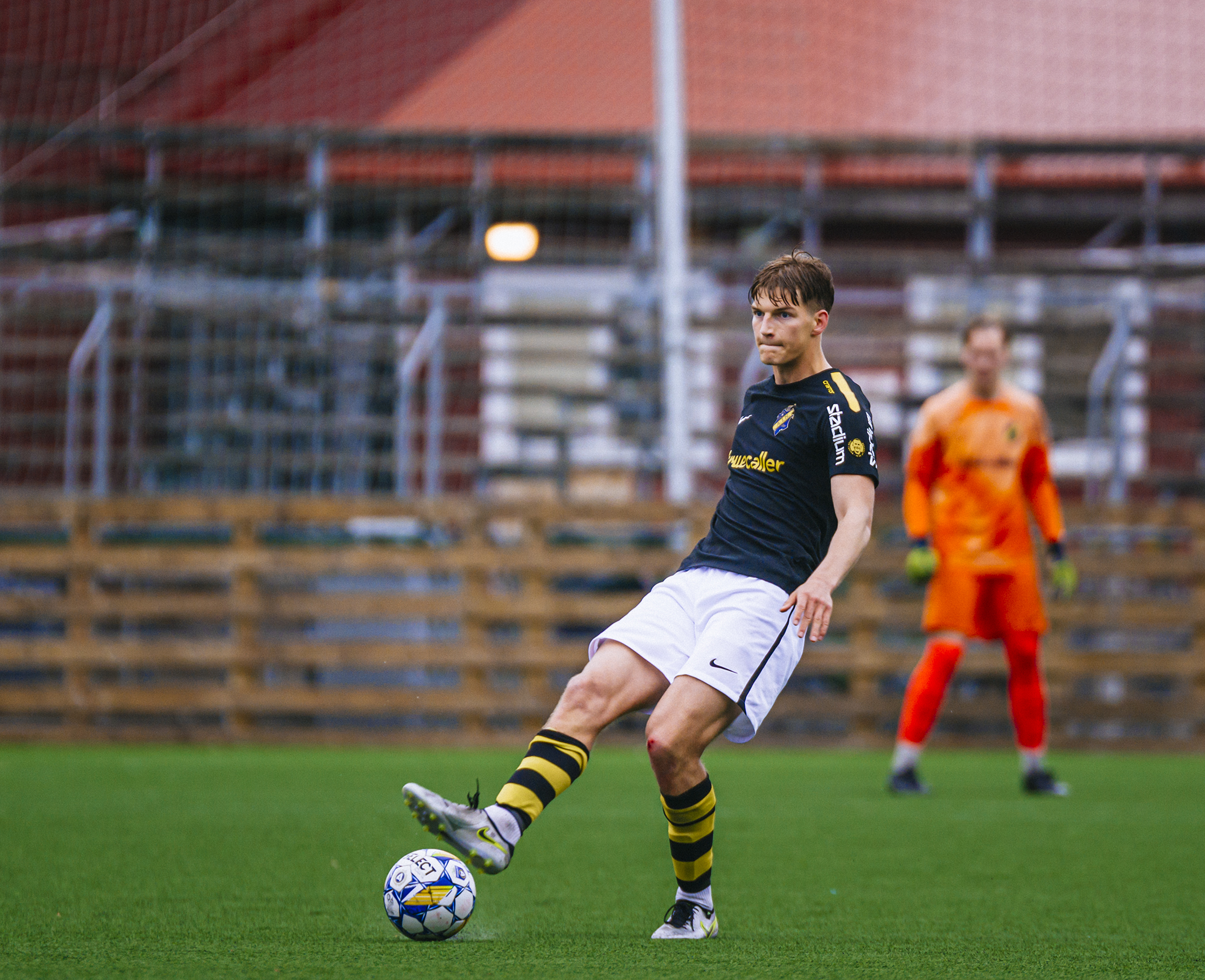 Axel Sandler lämnar AIK Fotboll